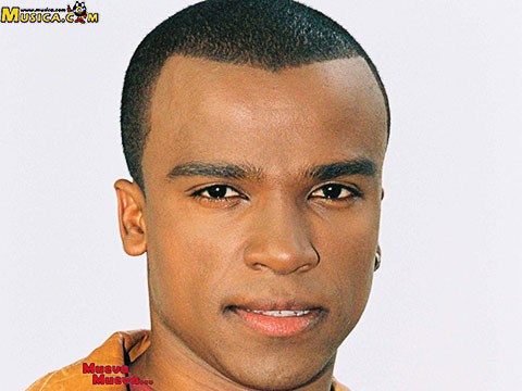 Fotos de Alexander Pires - Musica.com