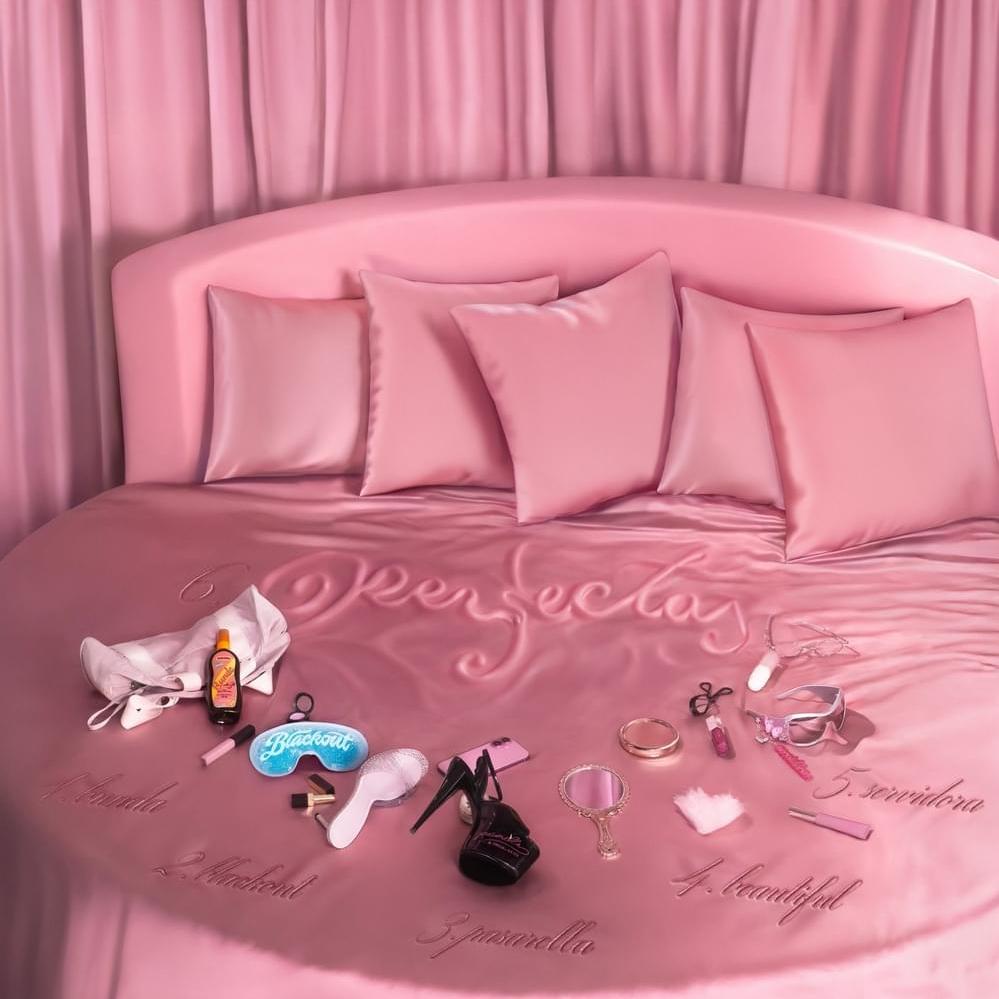 Perfectas - Letra - Emilia - Musica.com