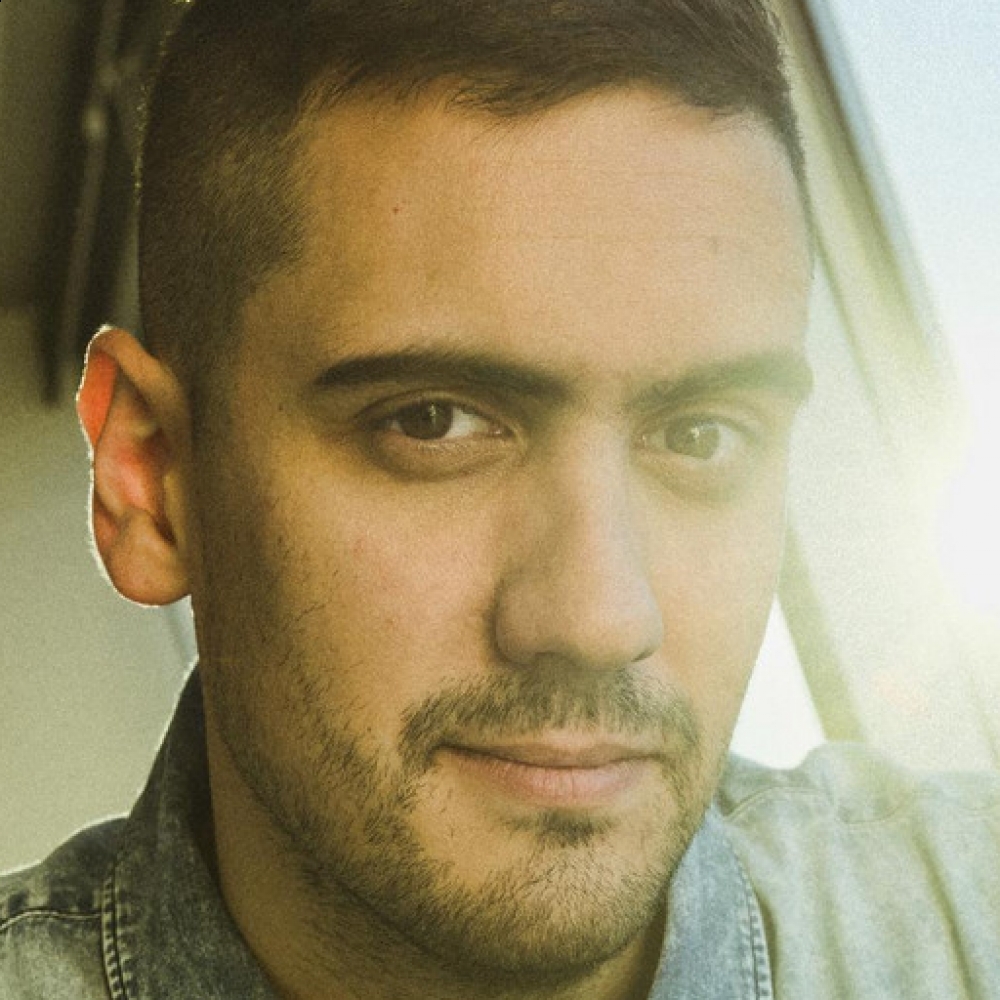 Ríndete a Mí - Letra - Adriel Yanel - Musica.com