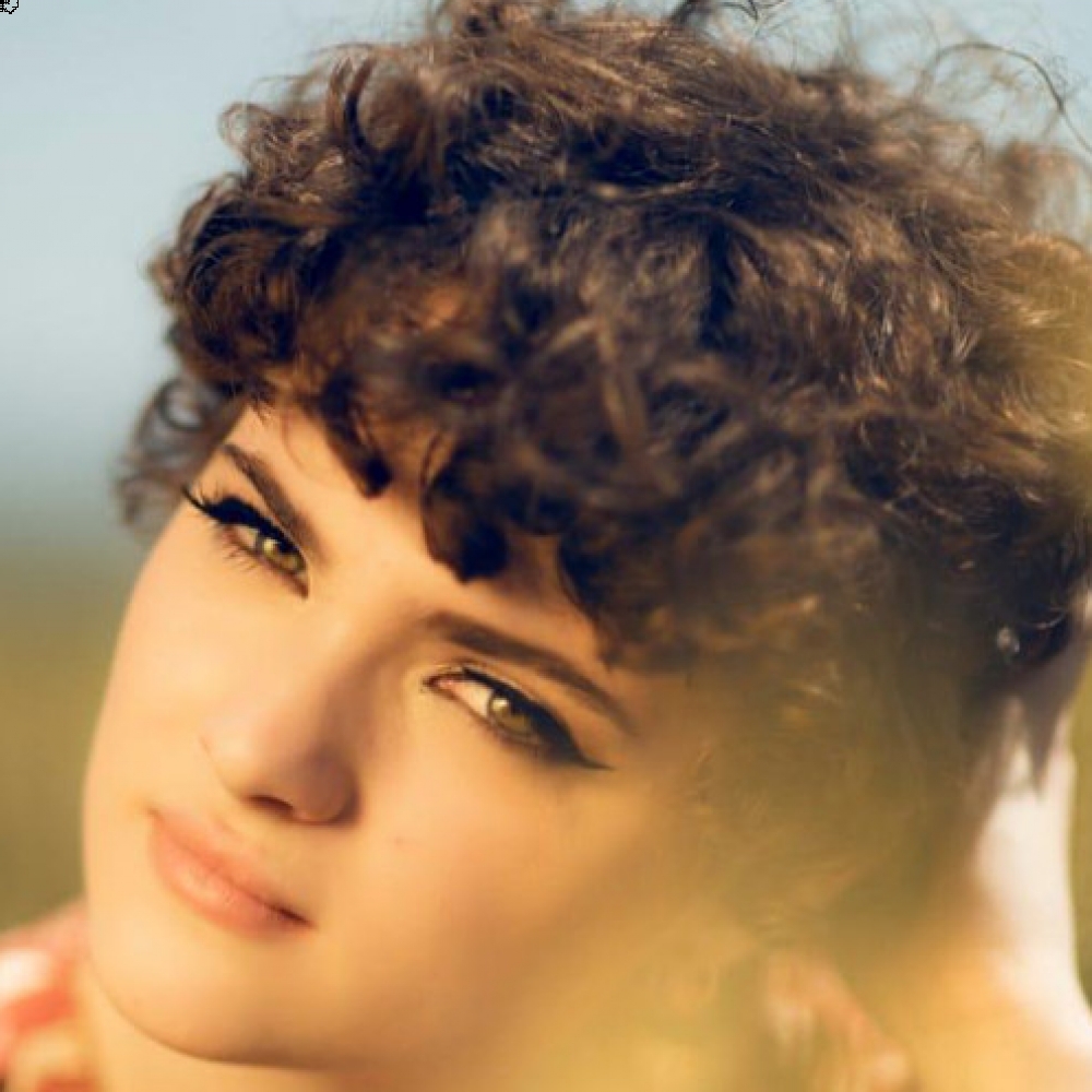 Quién eres - Letra - Anne Lukin - Musica.com