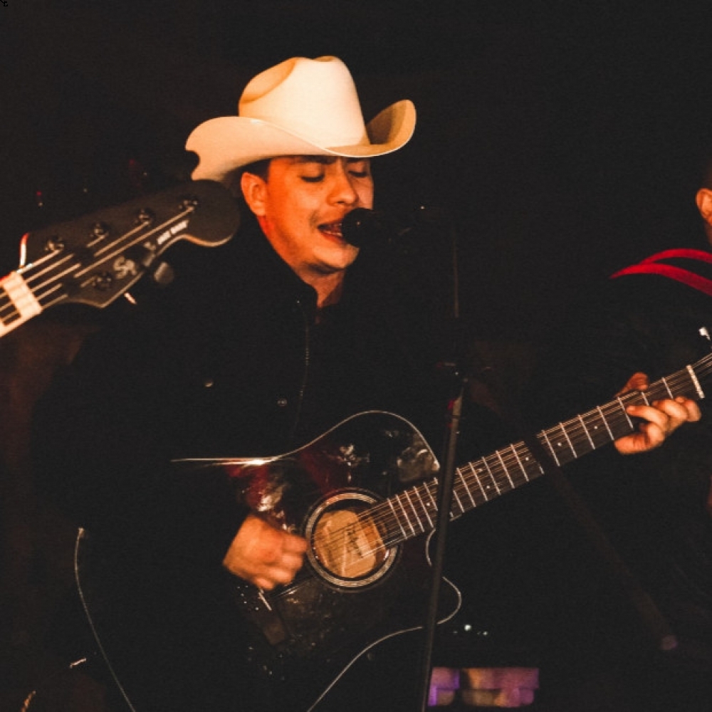 Biografía de Anthony Medina - Musica.com