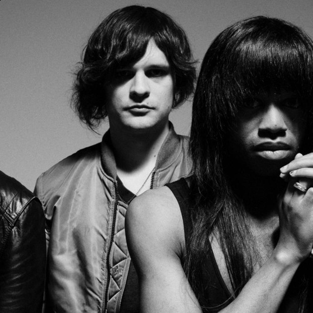 Azari & III - Letras - Musica.com