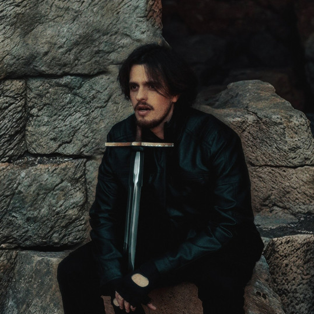 Hold Them Down - Letra - Jorge Rivera-Herrans y Ayron Alexander