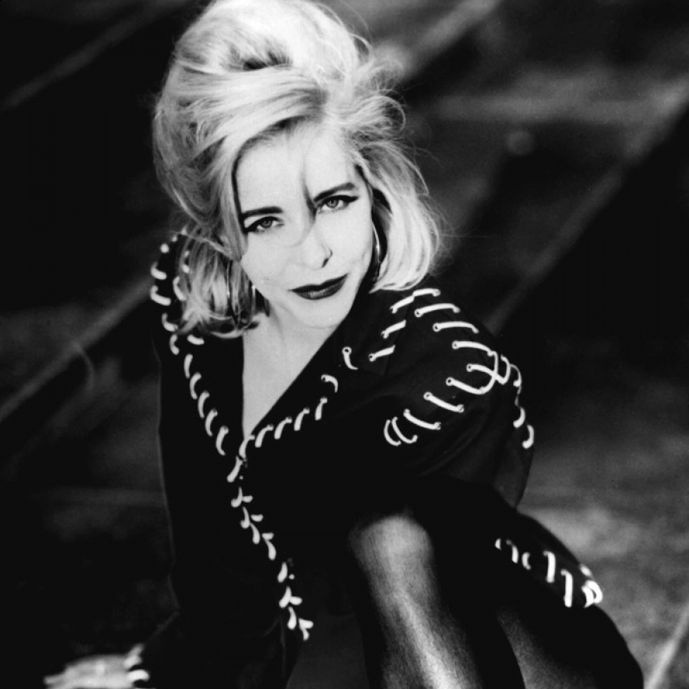 Just a Little Bit of Love - Letra - Maria Christensen - Musica.com