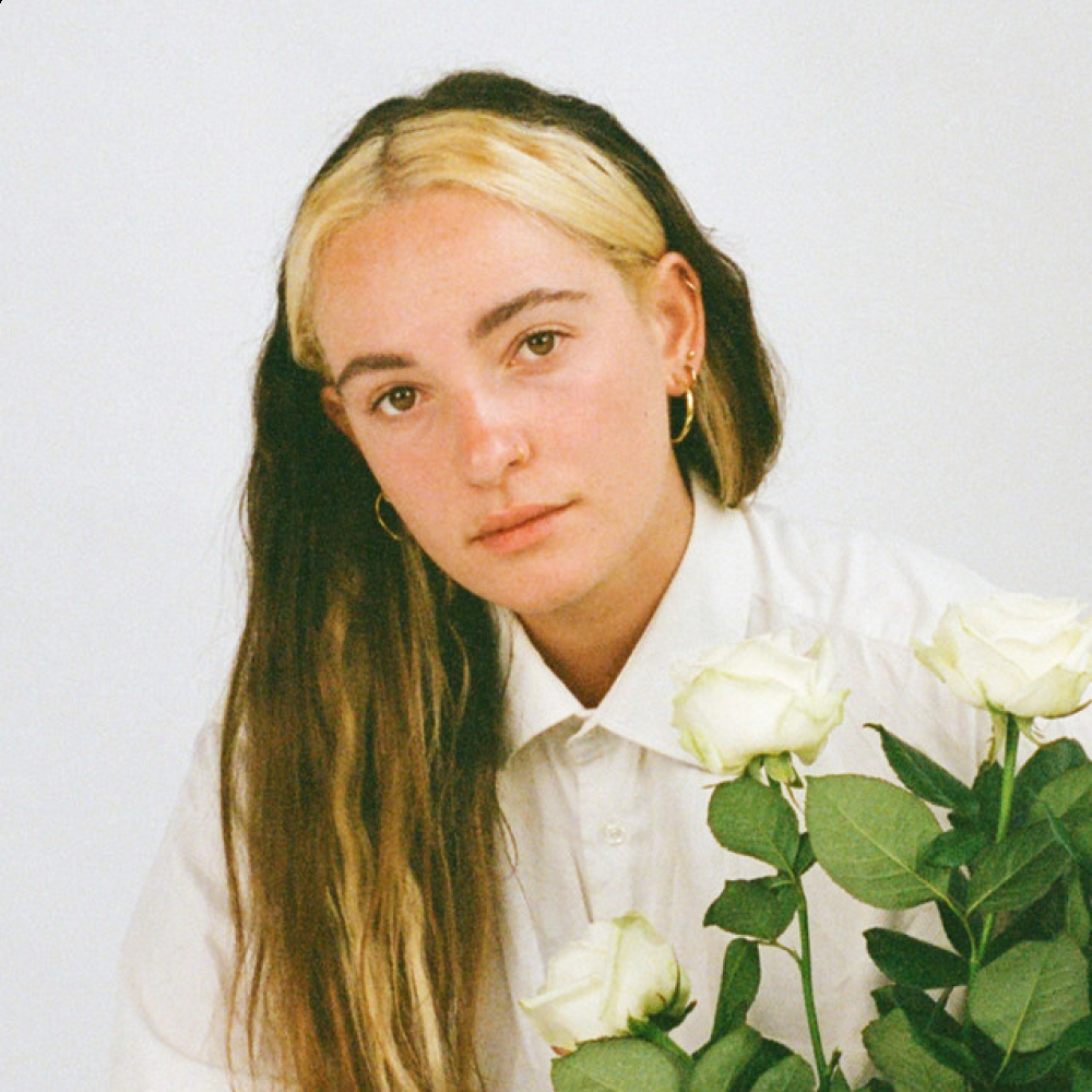 It’s Never Easy (Leaving Someone Behind) - Letra - Néomí - Musica.com