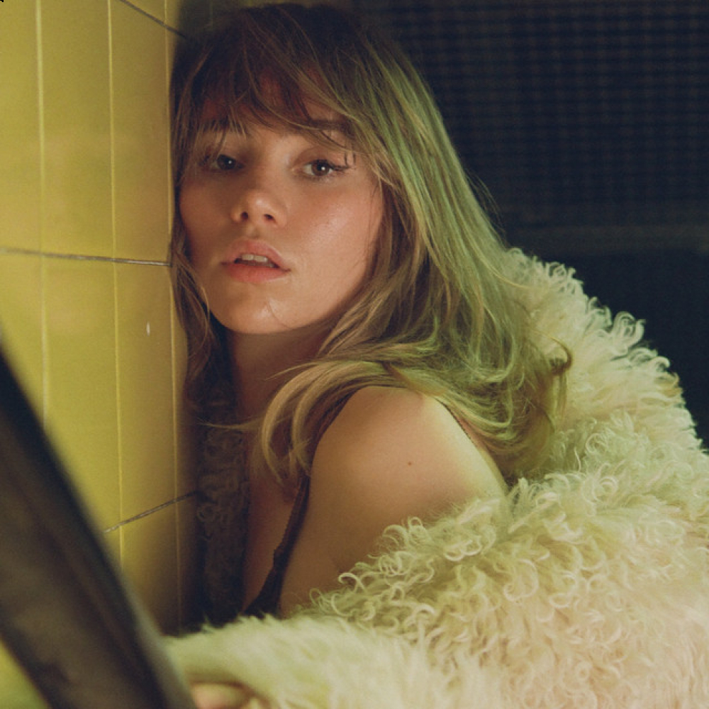 Model, Actress, Whatever - Análisis | Significado - Suki Waterhouse