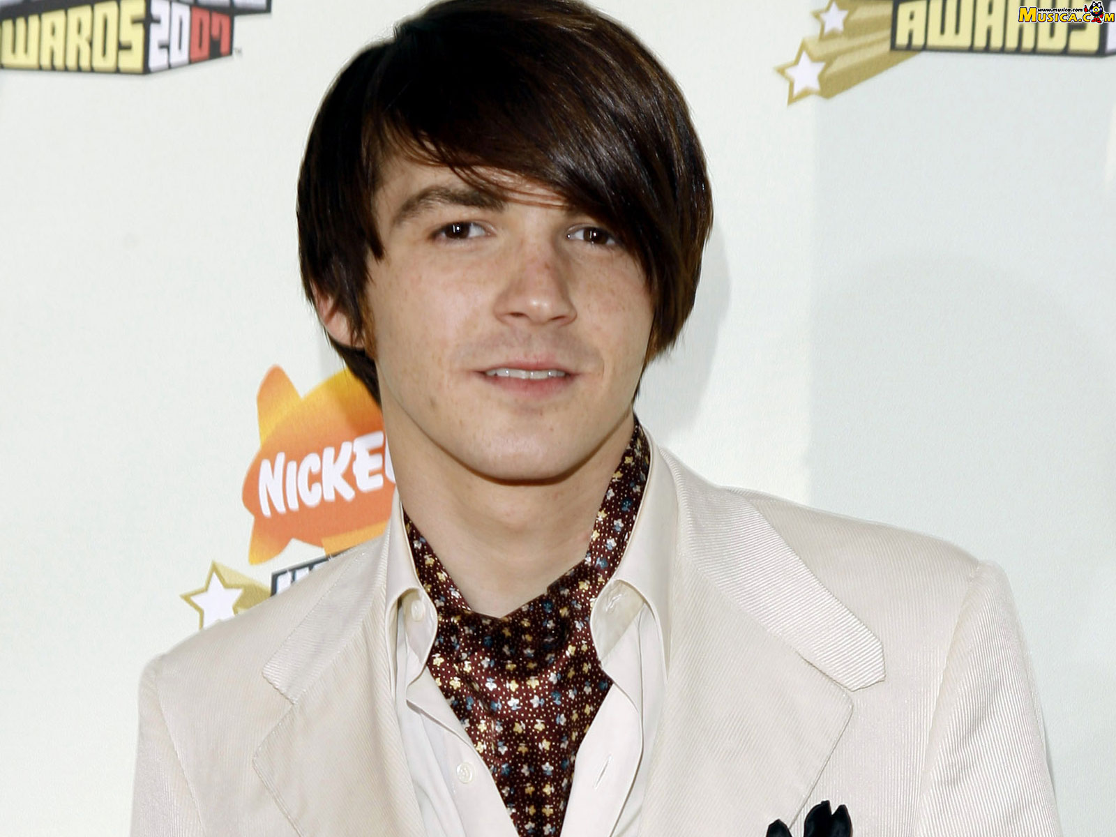 Fondo de pantalla de Drake Bell - MUSICA.COM