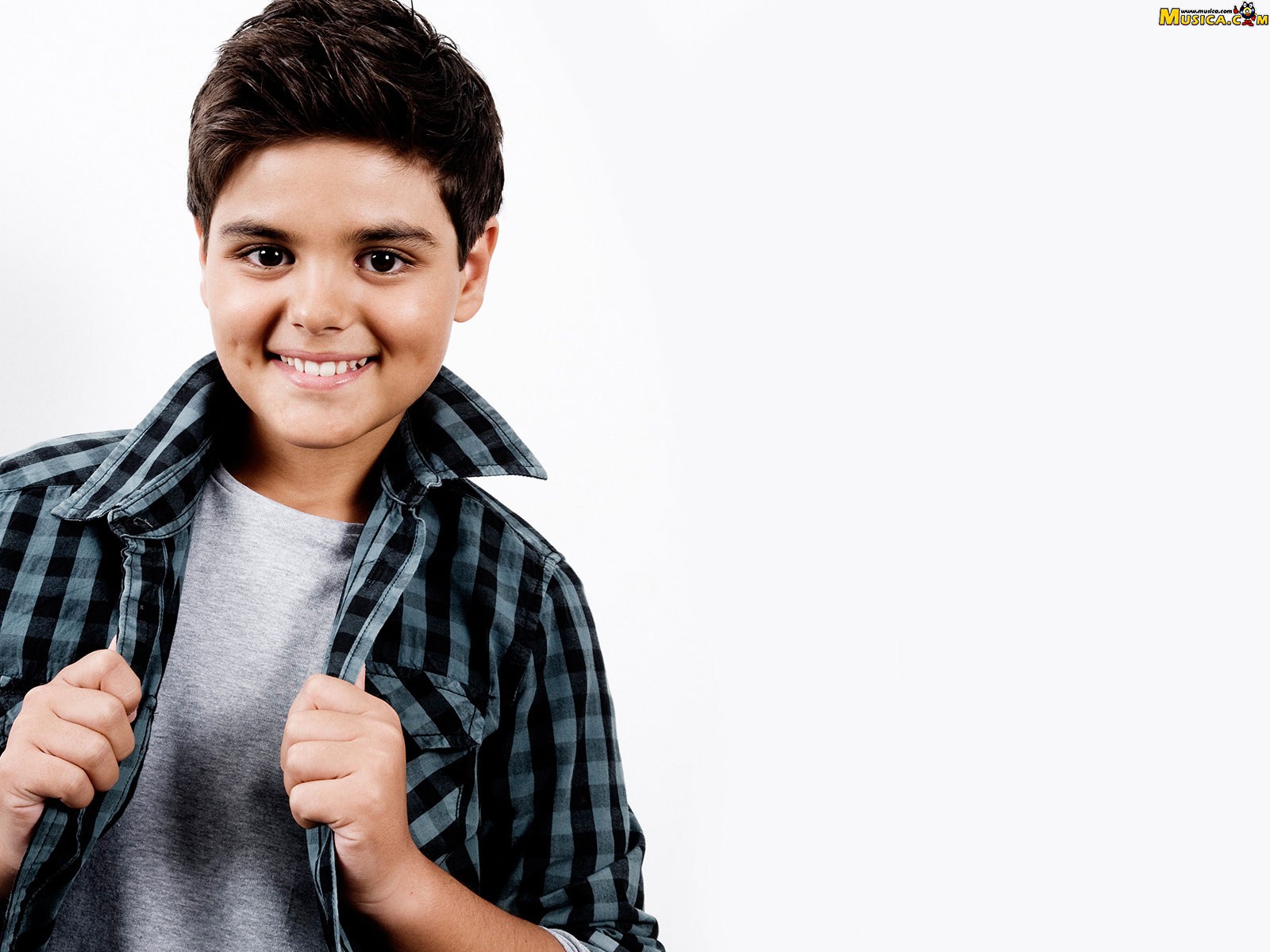 Fondo de pantalla de Abraham Mateo - MUSICA.COM