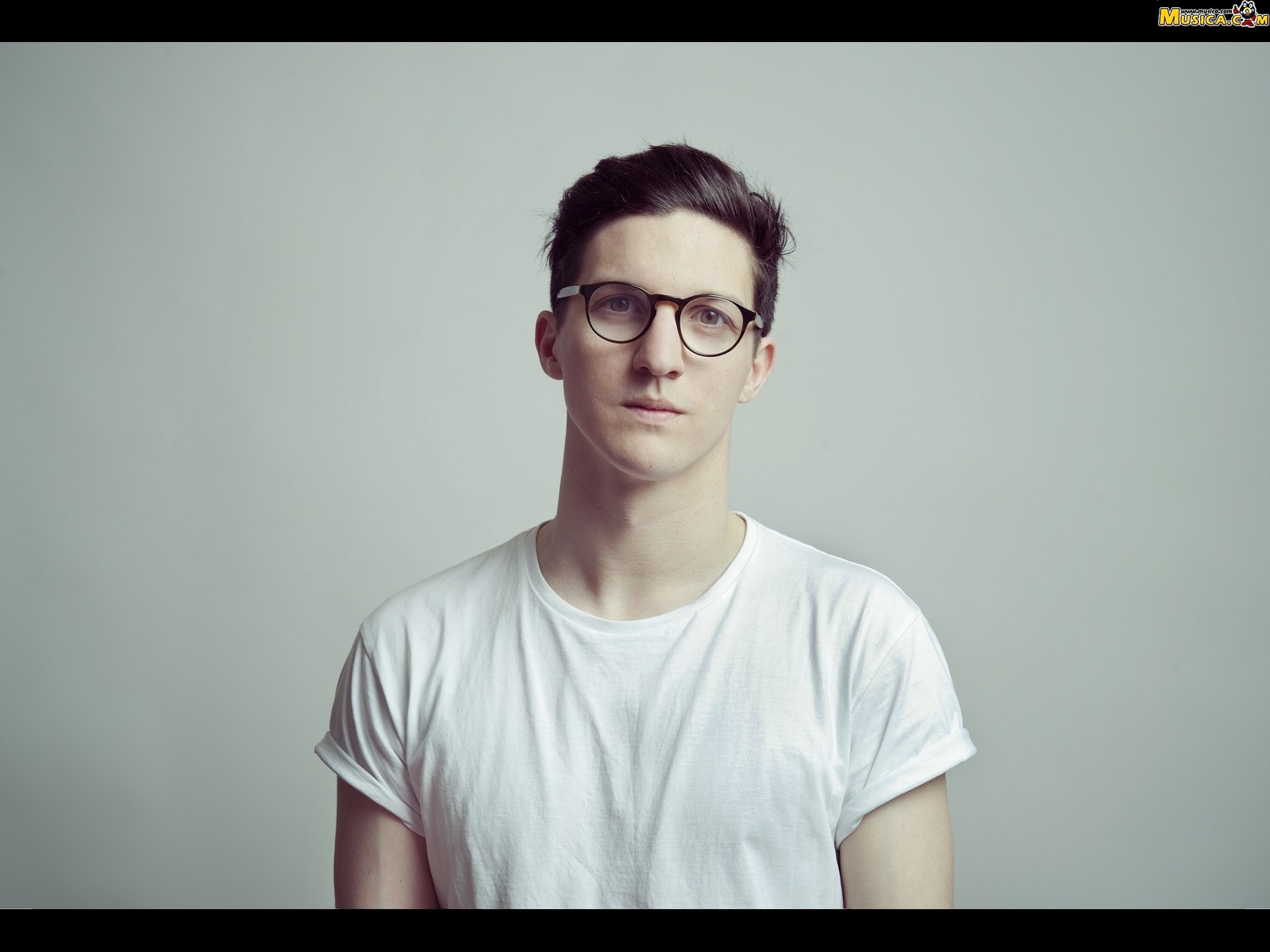 Fondo de pantalla de Dan Croll - MUSICA.COM